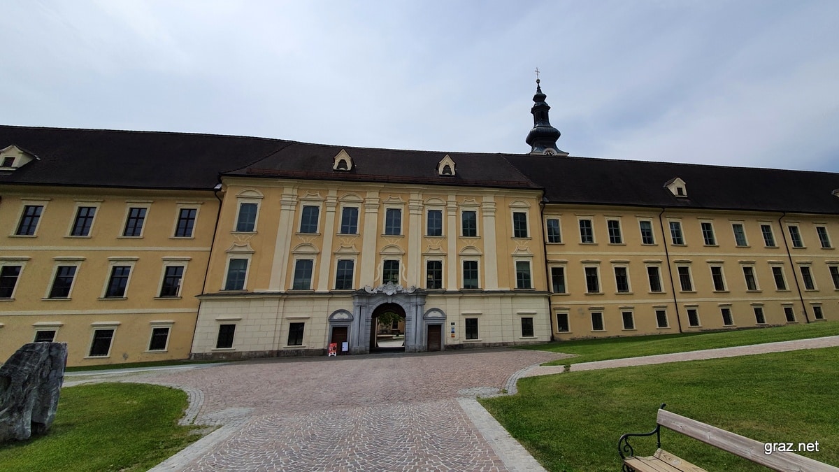 Stift Rein - Infos zum Welt-ältesten Zisterzienserkloster - Fotos